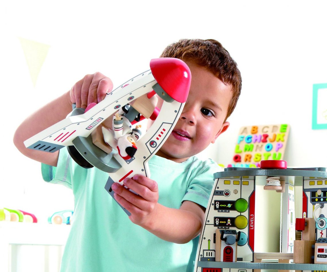 Racheta spatiala din lemn - statie spatiala Hape Discovery Space Center